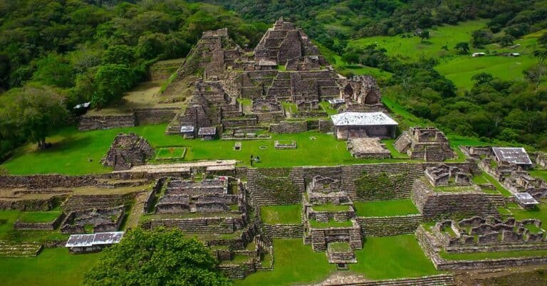Toniná: La Ciudad Maya de las Altas Acrópolis y las Conquistas Eternas ...