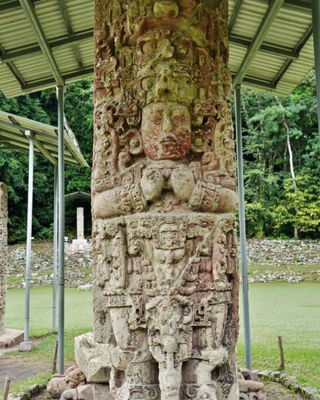 Las Estelas de Copán: El Lenguaje Secreto de los Mayas 🗿📜 - Aztecas